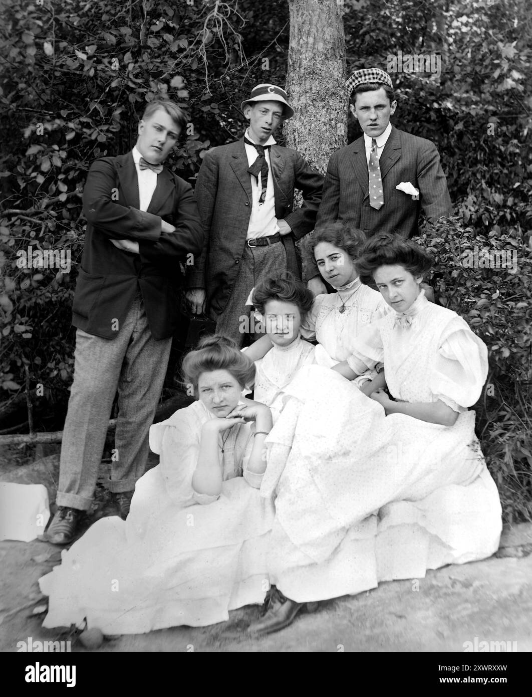 Handsome victorian men hi-res stock photography and images - Alamy