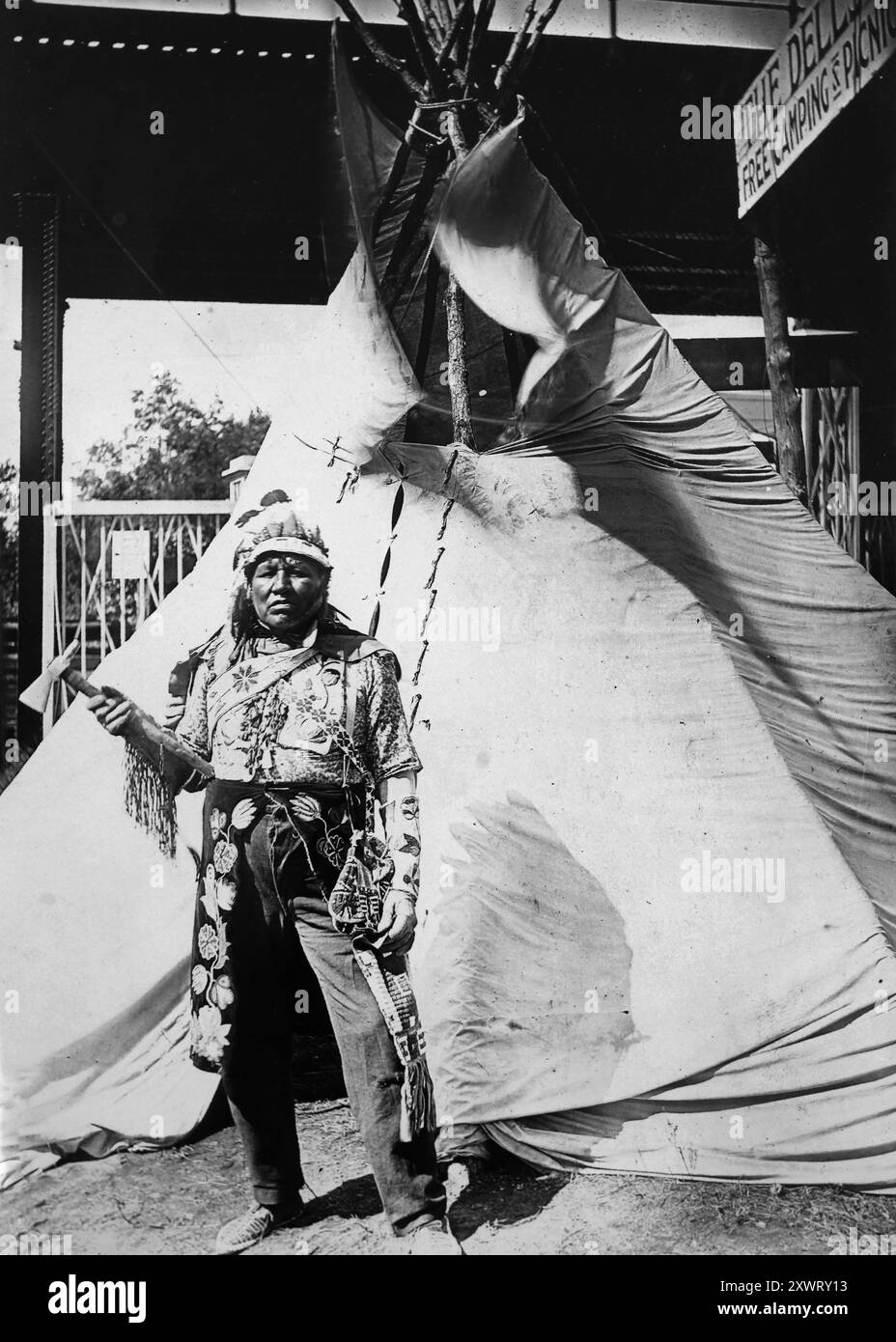 Indigenous display Black and White Stock Photos & Images - Alamy