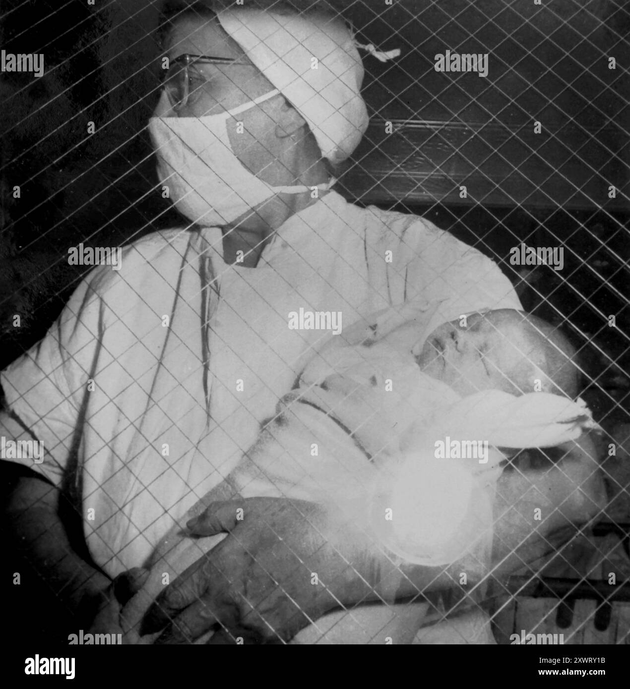 1950s maternity hospital hi-res stock photography and images - Alamy