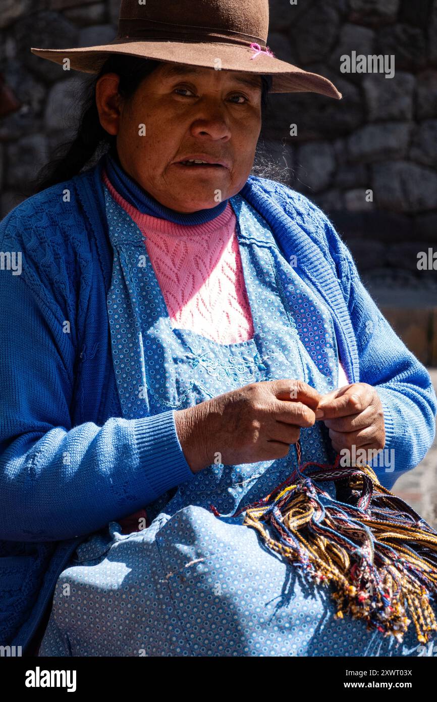 Indigenous people of peruvian amazon hi-res stock photography and ...