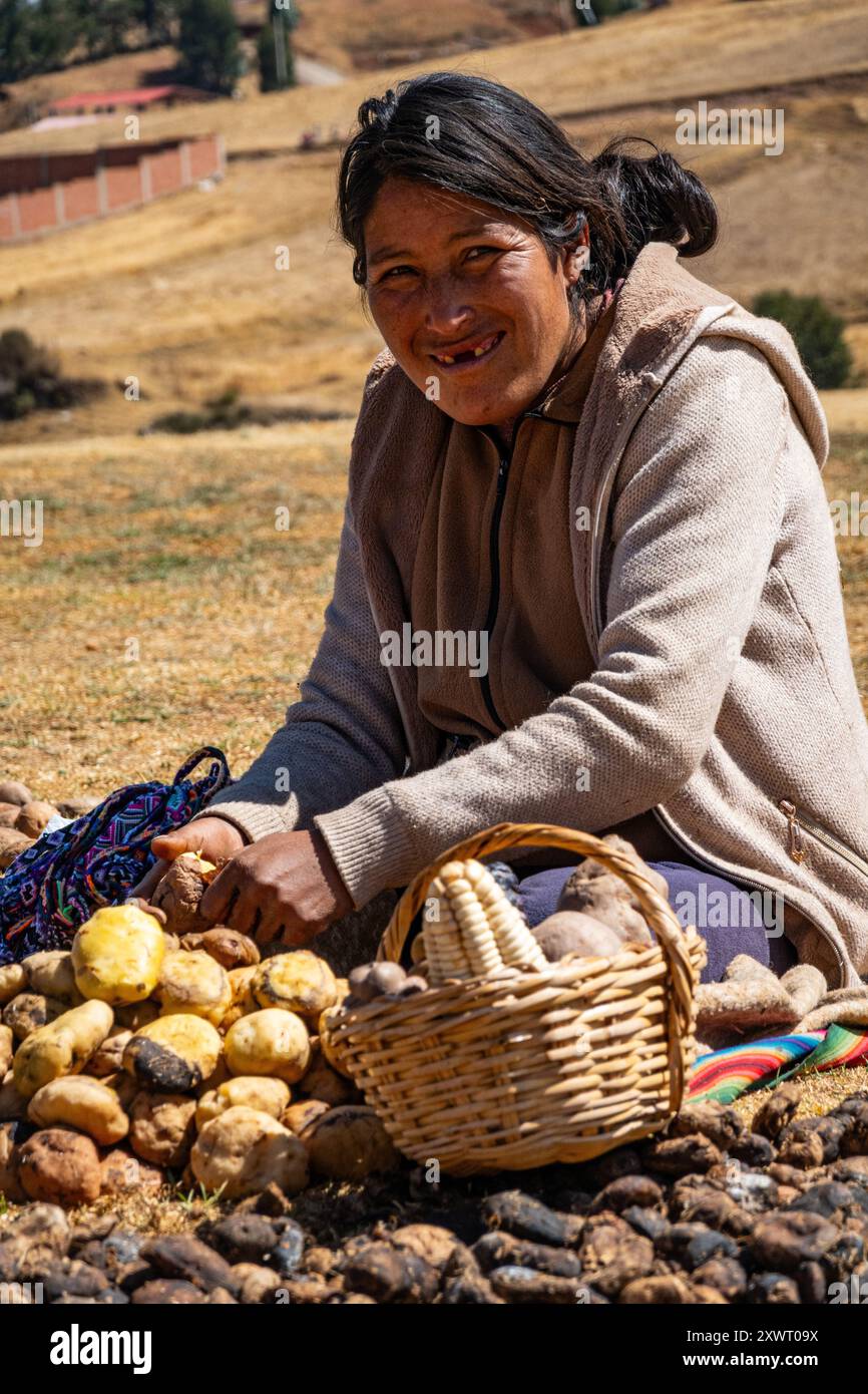Peruvian portrait travel hi-res stock photography and images - Alamy