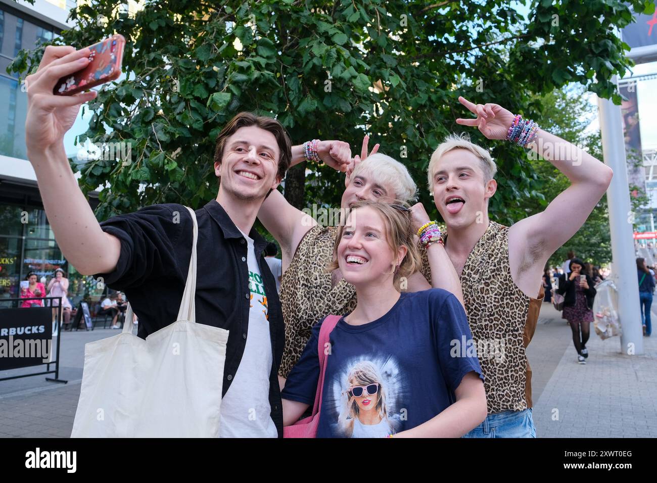 London, UK, 20th August, 2024. Pop duo Jedward pose for photos and ...