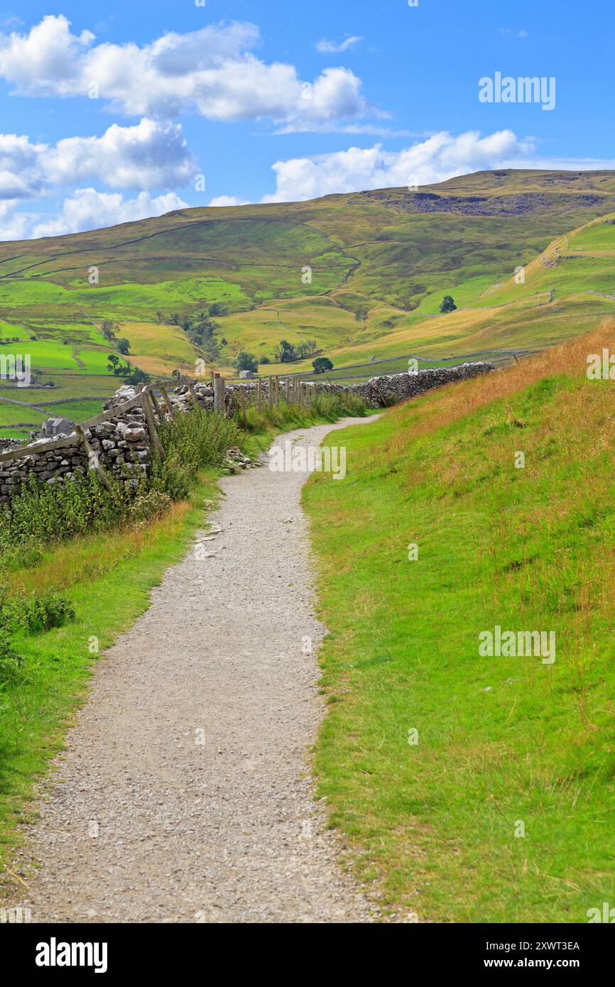 Footpath above Malham, Yorkshire Dales National Park, North Yorkshire ...