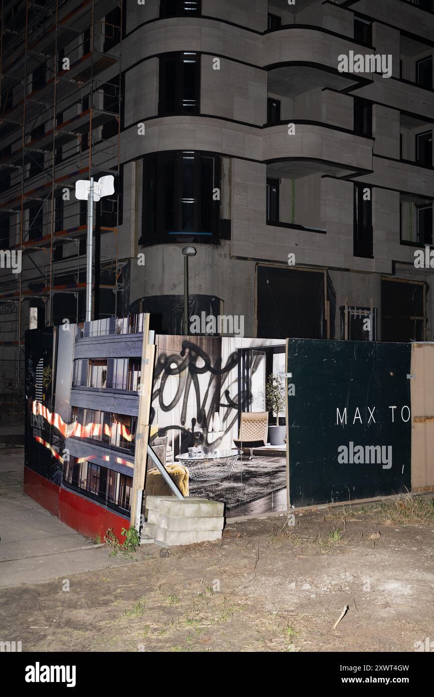 Modern project layouts hi-res stock photography and images - Alamy