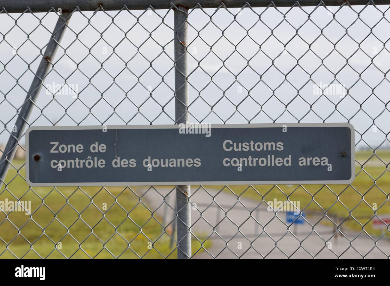 Customs controlled area sign, Montréal-Pierre Elliott Trudeau ...