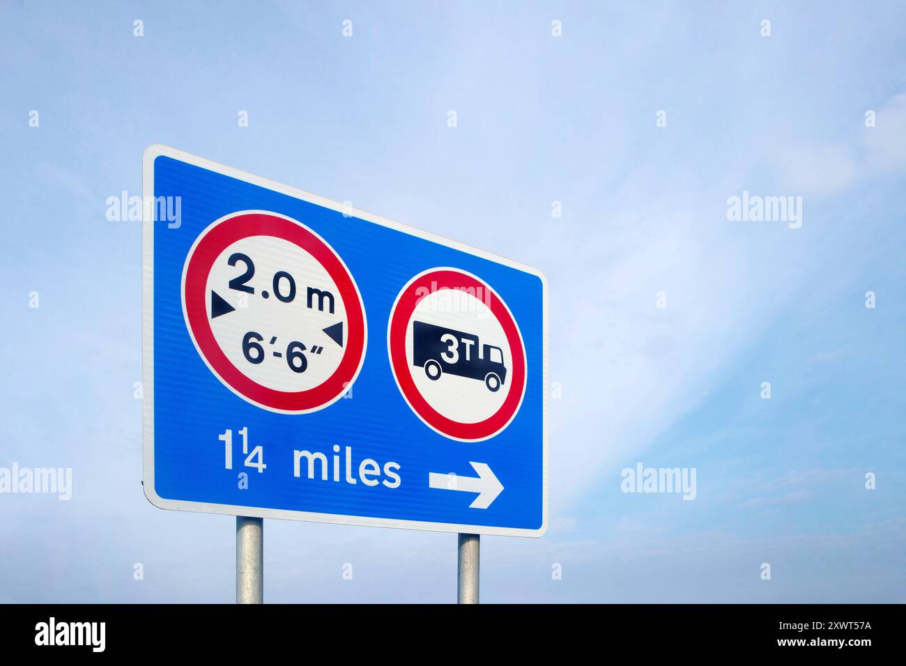Truck lorry weight restriction hi-res stock photography and images - Alamy