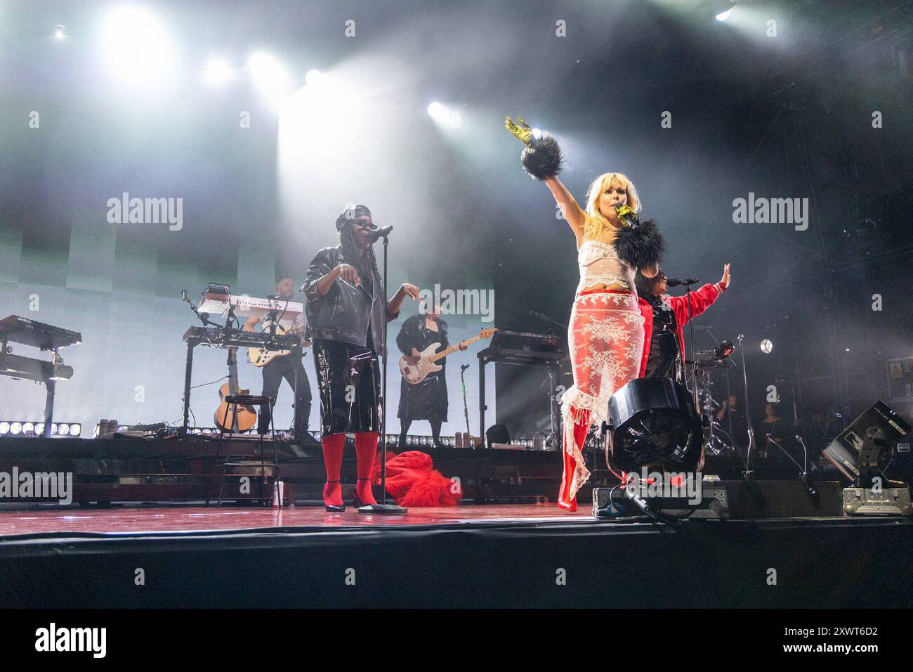 Paloma faith family hi-res stock photography and images - Alamy