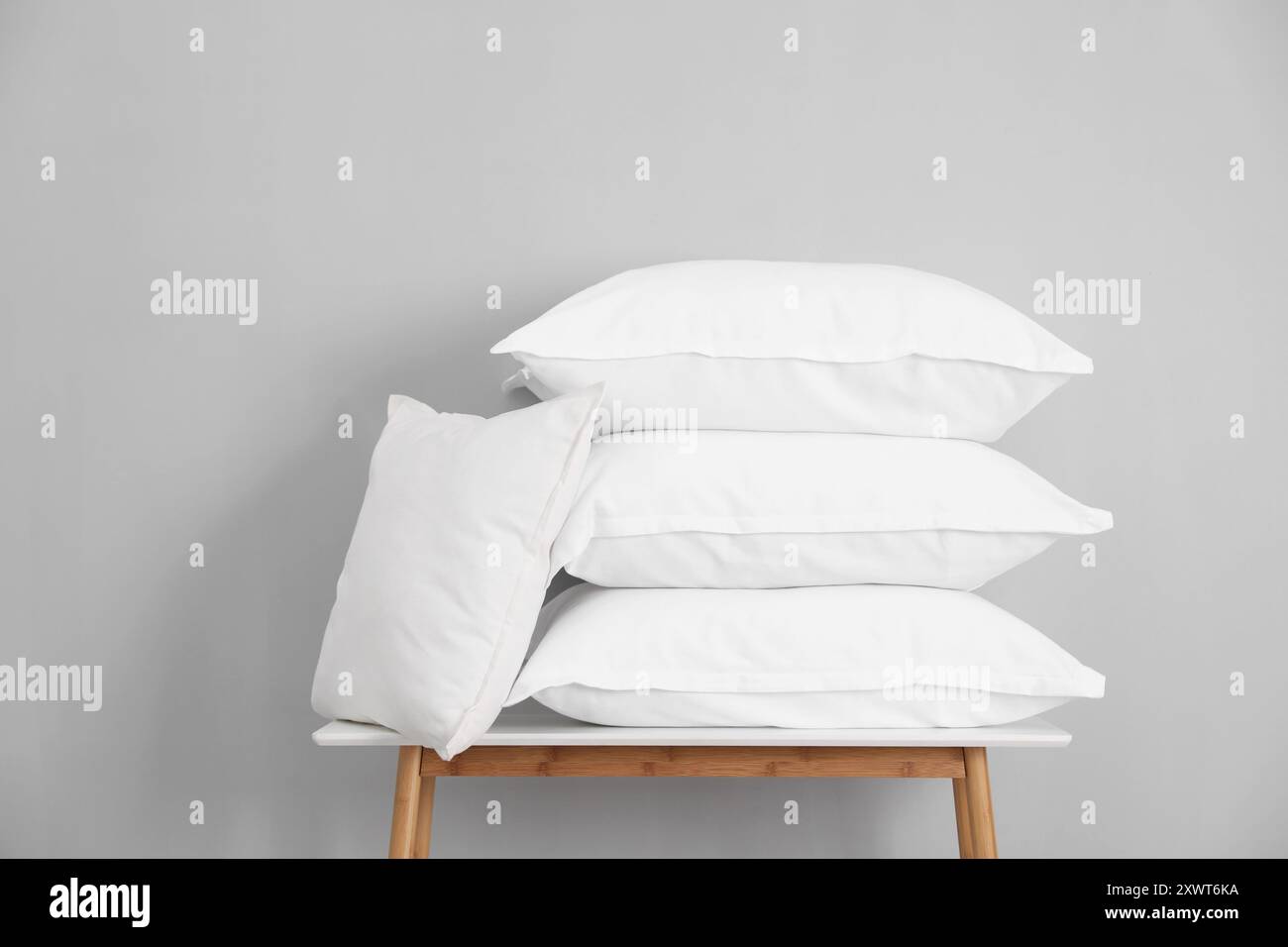 Decorative pillows bench hi-res stock photography and images - Alamy