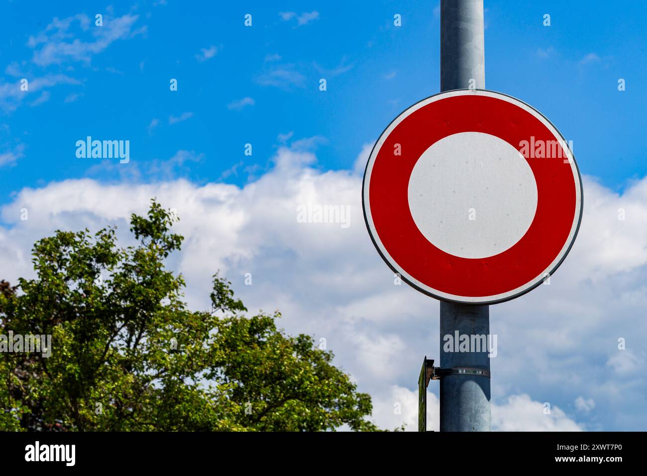 Raod symbol hi-res stock photography and images - Alamy