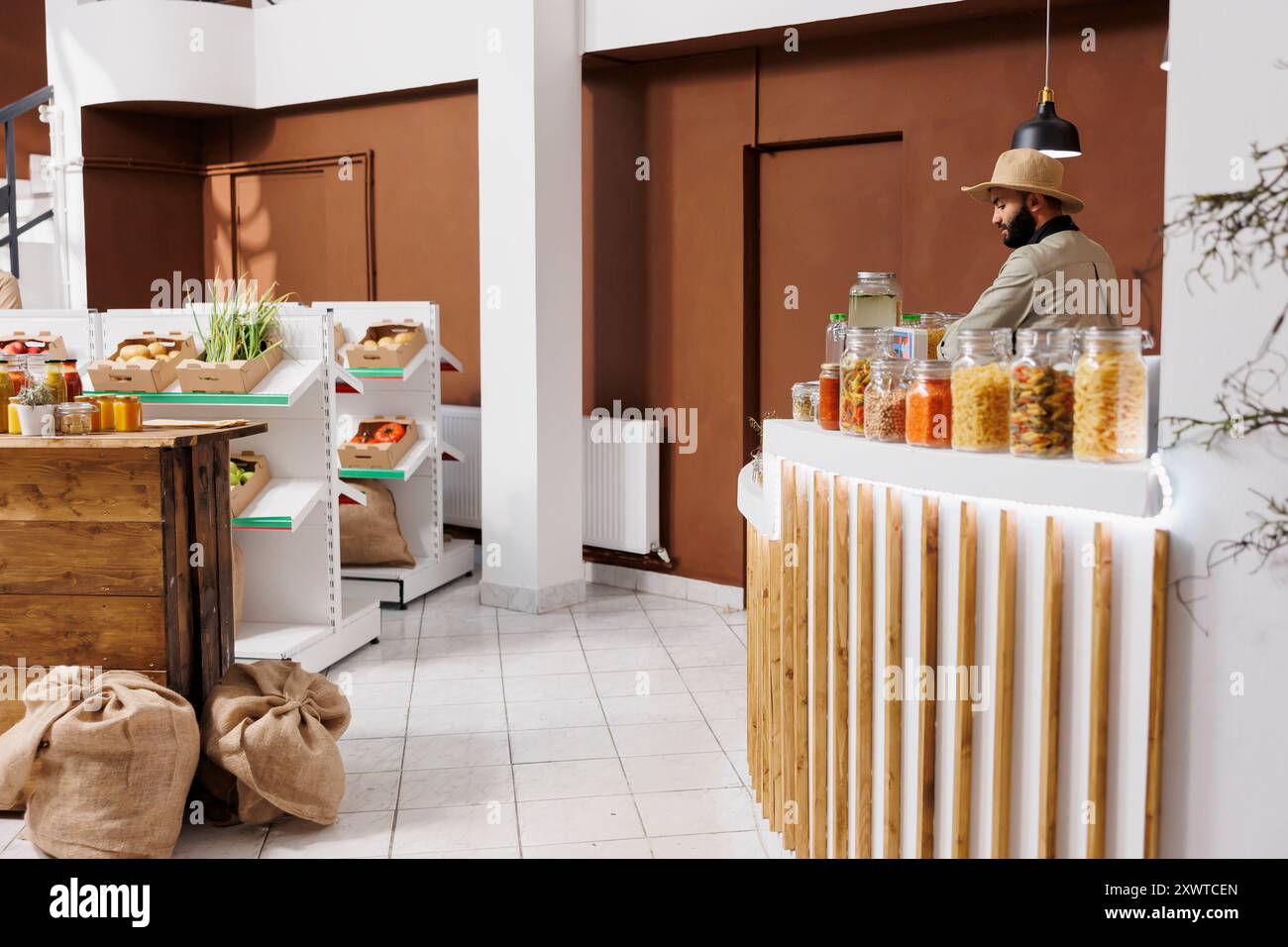 Local grocery store shown hi-res stock photography and images - Alamy