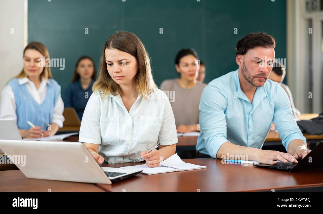 French students classroom university hi-res stock photography and ...