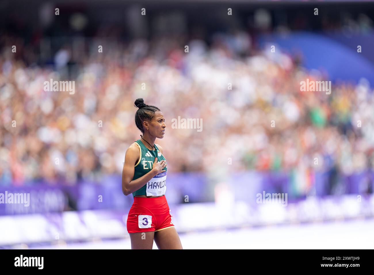Birke Haylom participating in the 1500 meters at the Paris 2024 Olympic ...