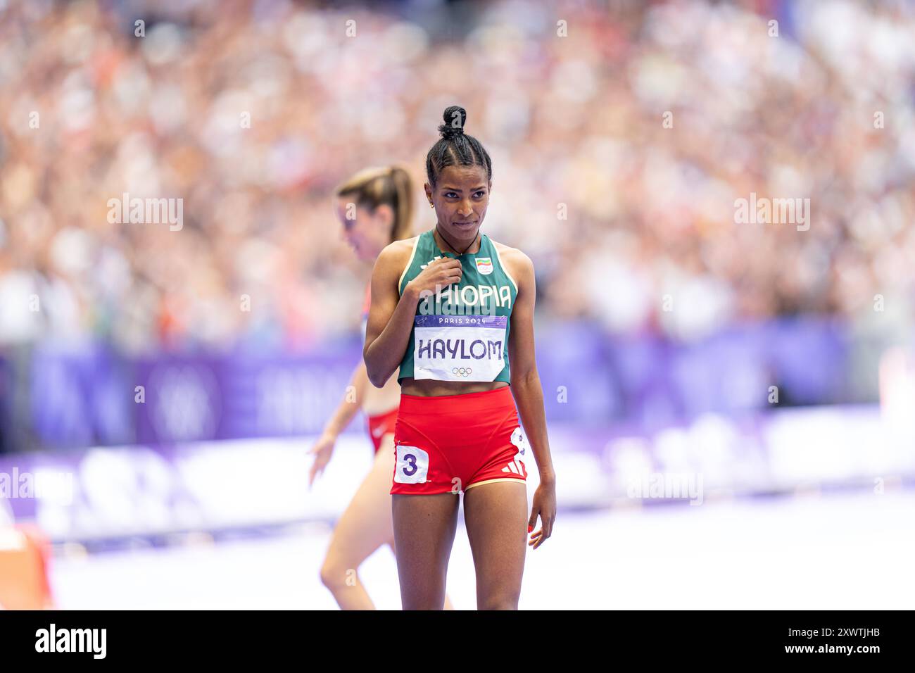 Birke Haylom participating in the 1500 meters at the Paris 2024 Olympic ...