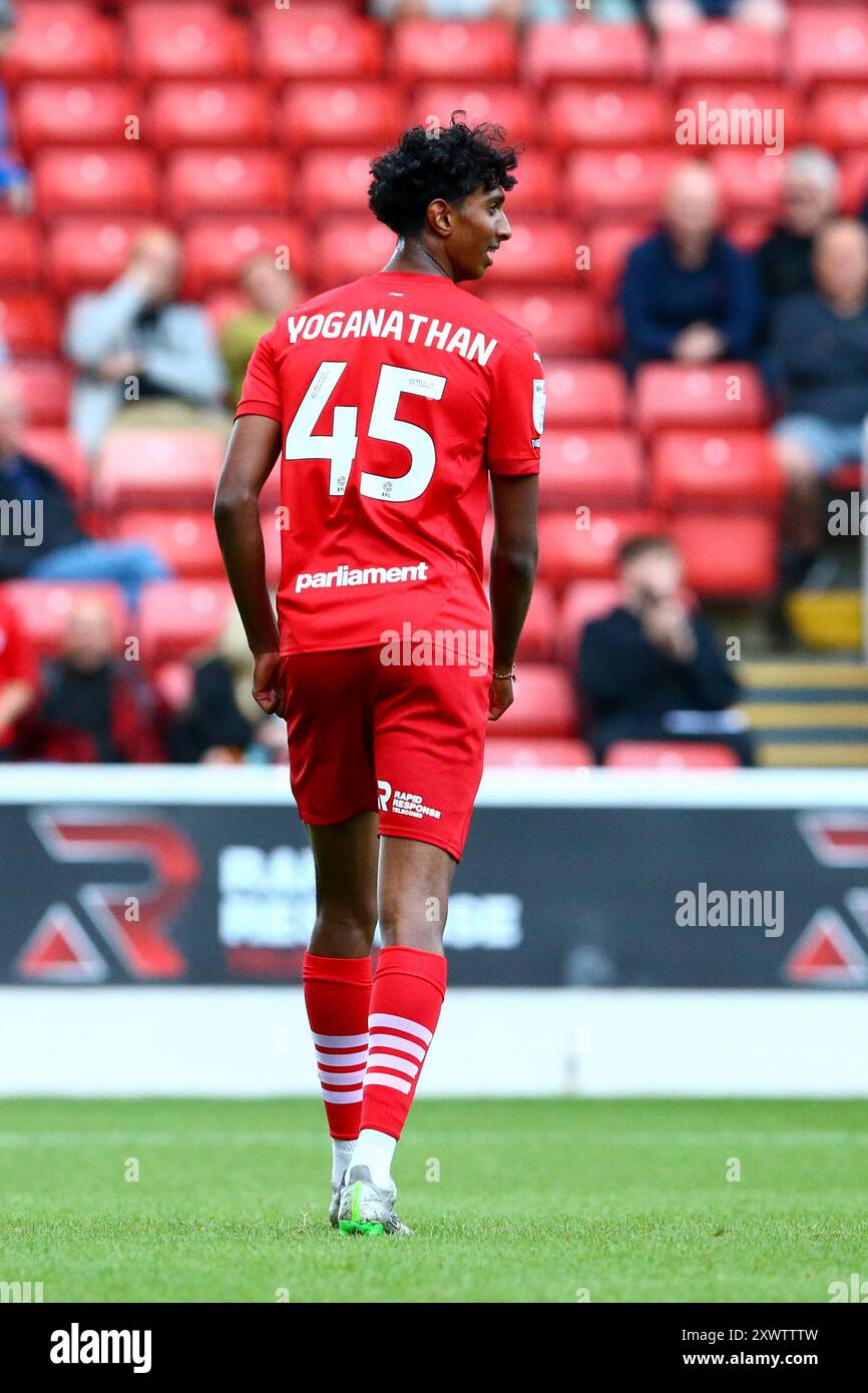 Efl trophy trophy hi-res stock photography and images - Alamy