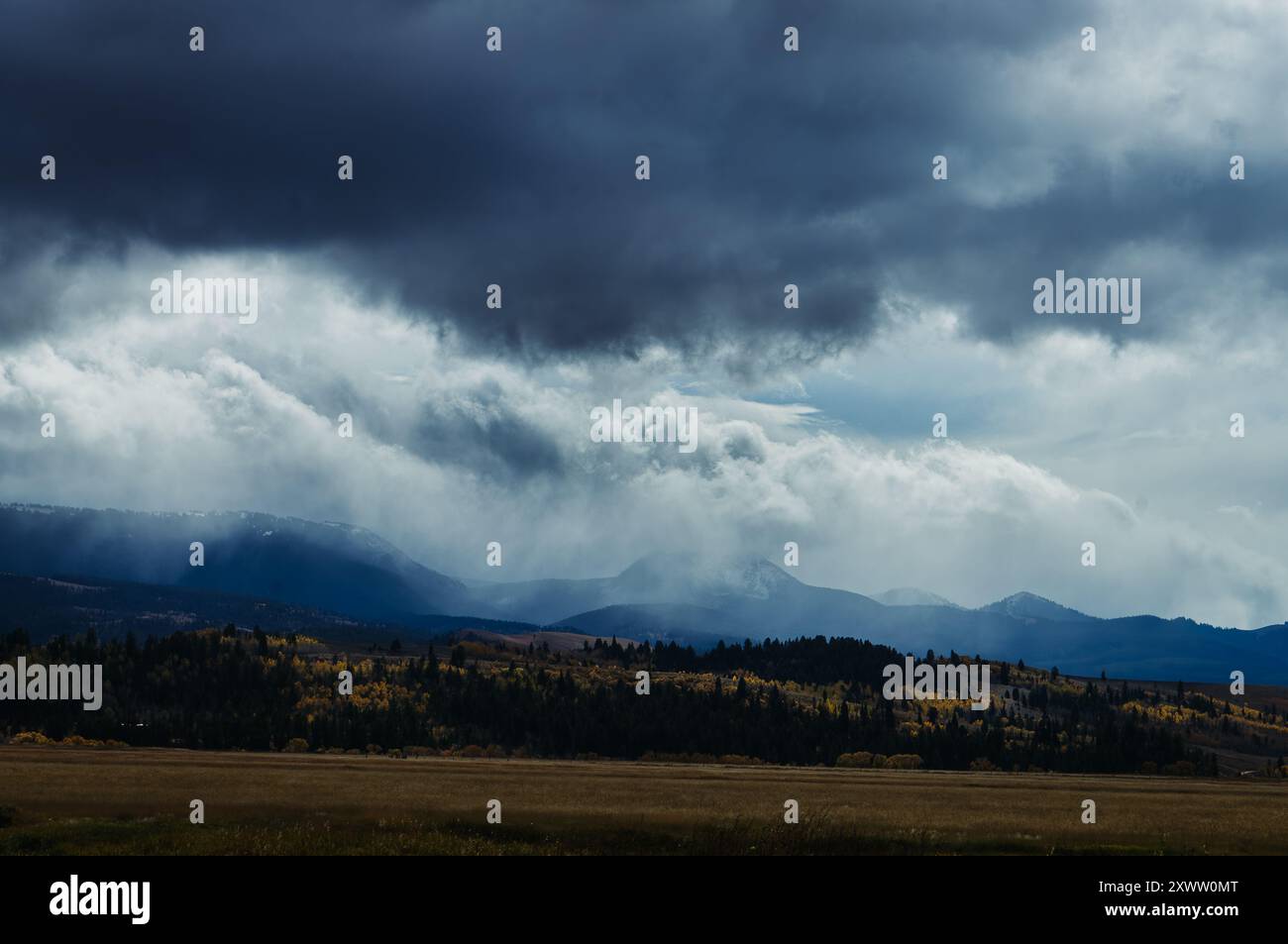 Clouds fog moving across valley hi-res stock photography and images - Alamy