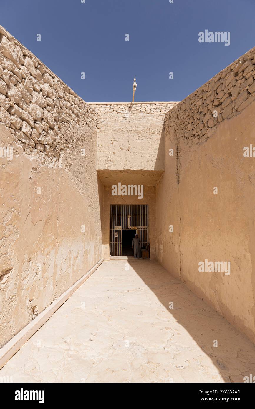 Egyptian pharaoh ramses v hi-res stock photography and images - Alamy