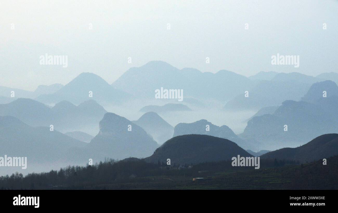 Guizhou province china hills hi-res stock photography and images - Alamy