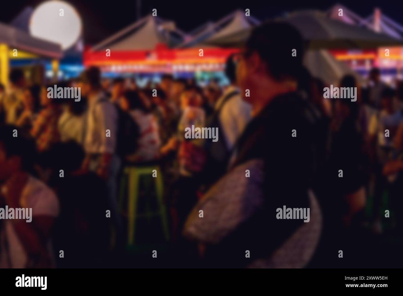 Glowing streetlight effect hi-res stock photography and images - Alamy
