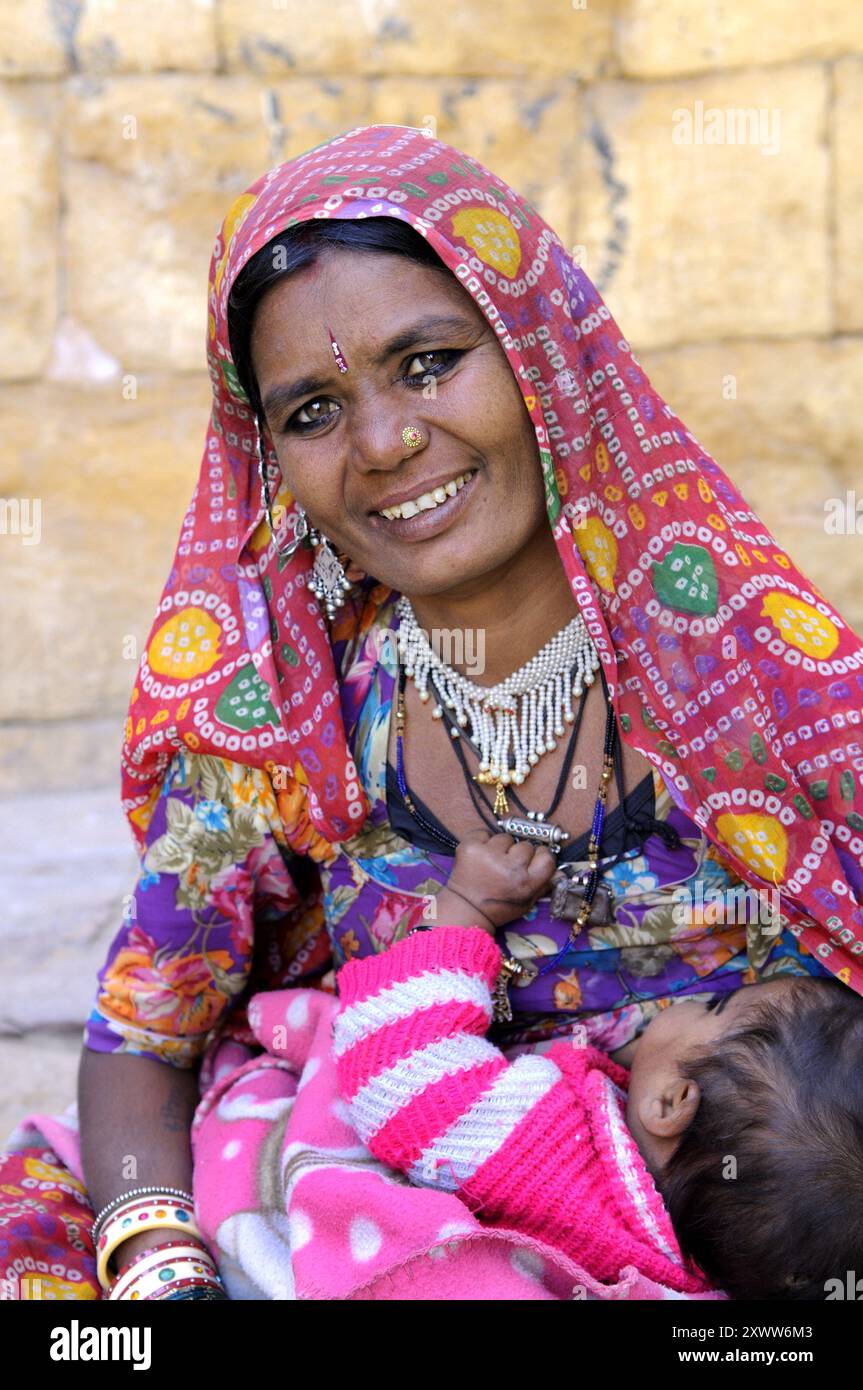 Portrait of a beautiful Rajasthani woman Stock Photo - Alamy