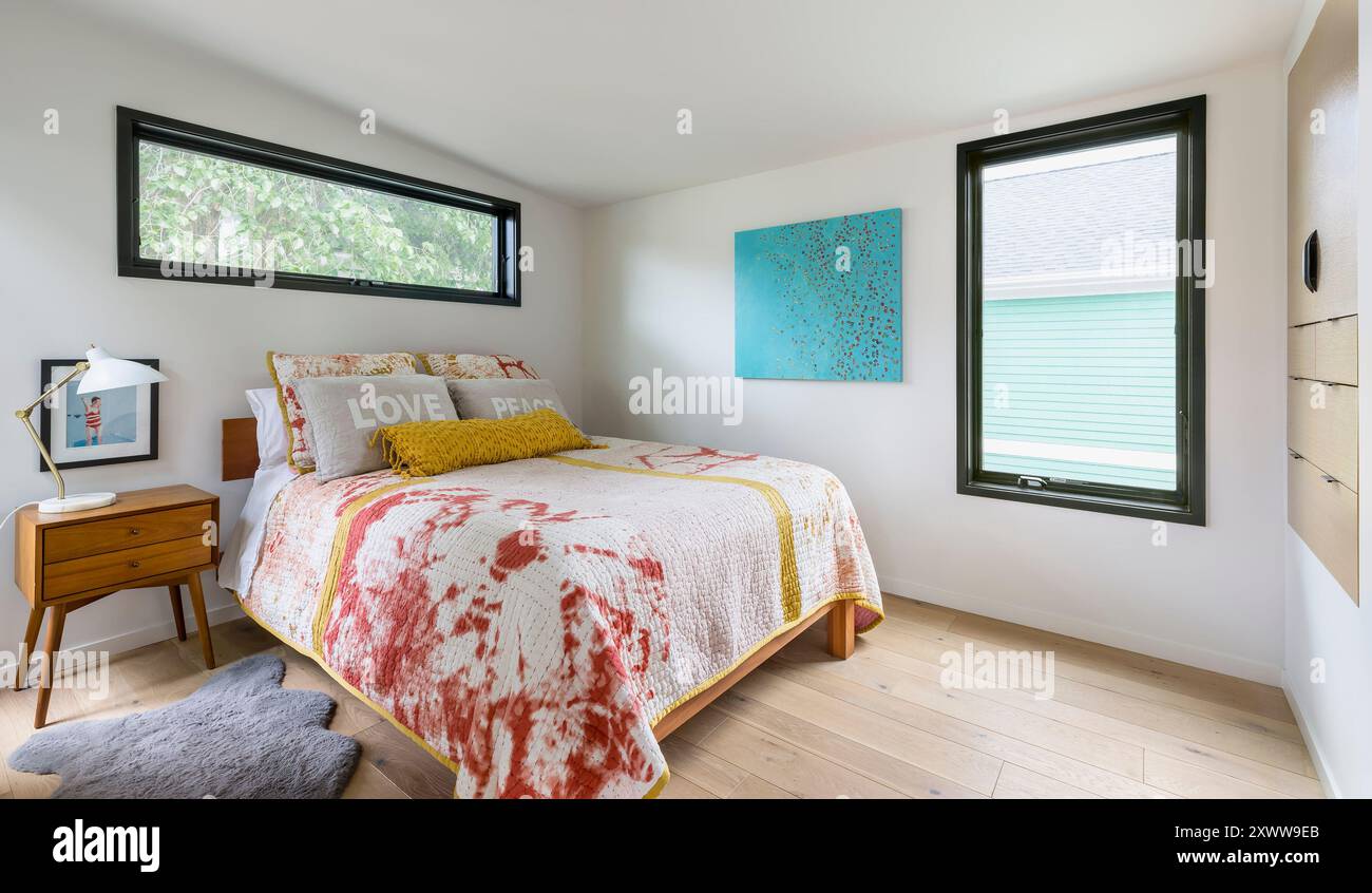 Storage unit bedroom hi-res stock photography and images - Alamy