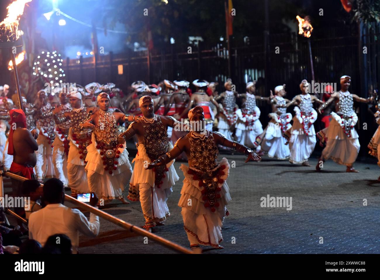 Kandy, Central Province, Sri Lanka. 19th Aug, 2024. The Esala Perahera ...