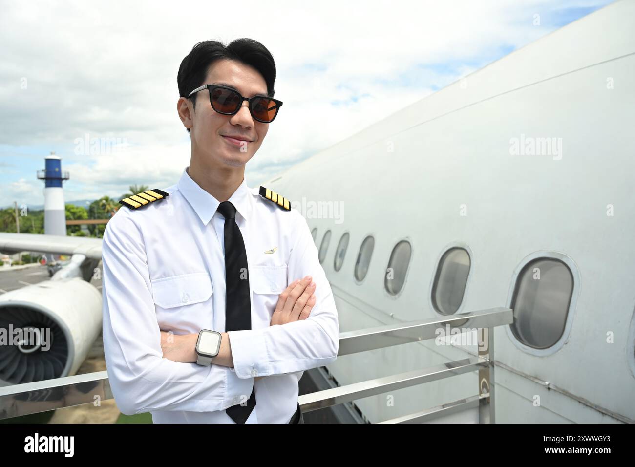 Pilot standing next to a plane hi-res stock photography and images - Alamy