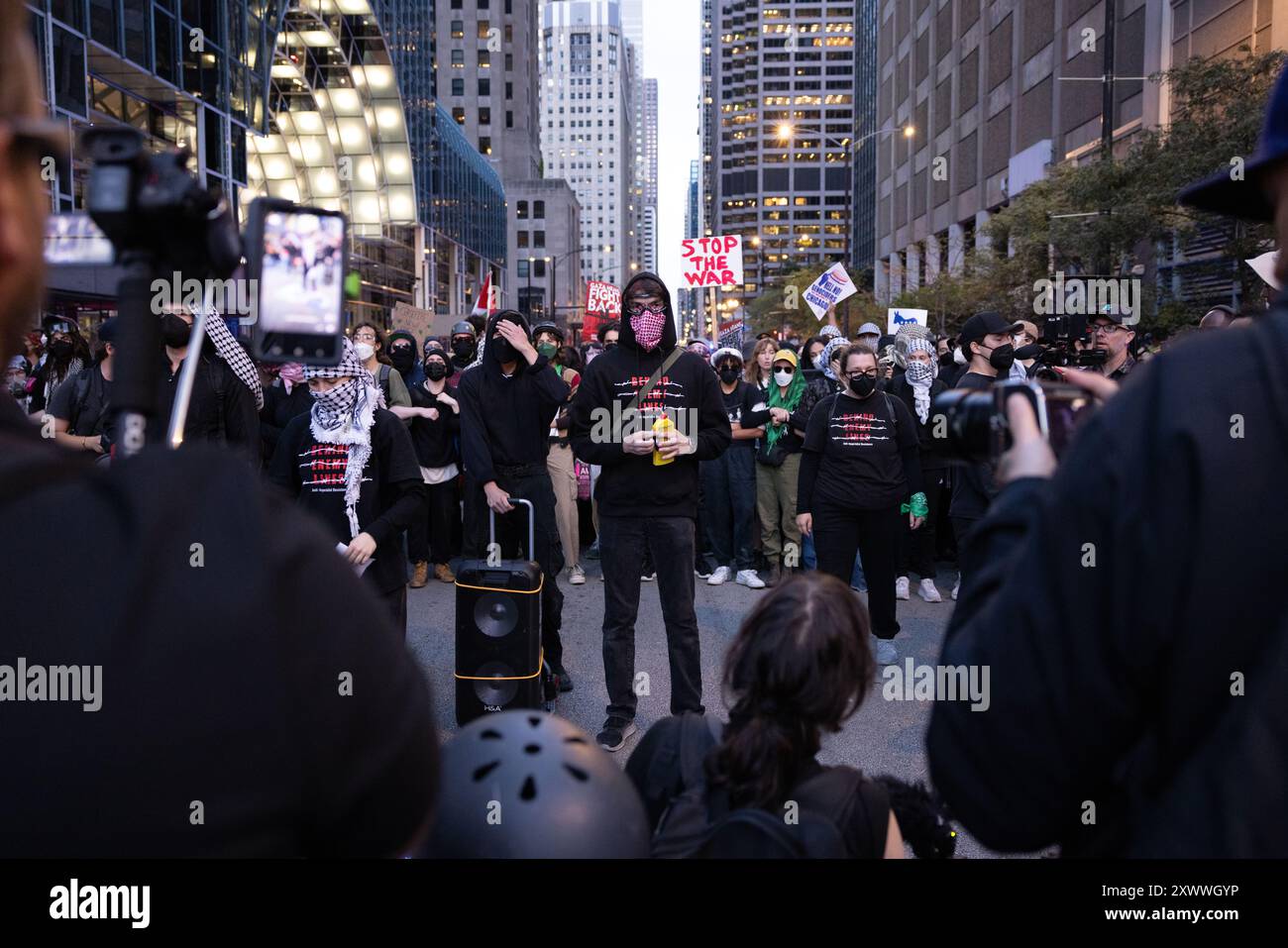 A series of violent skirmishes broke out between pro-palestinian ...