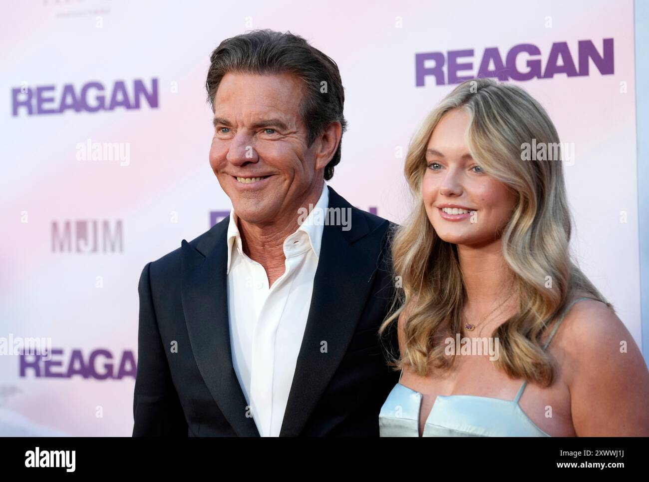Dennis Quaid and his daughter Zoe Grace pose together at the premiere ...