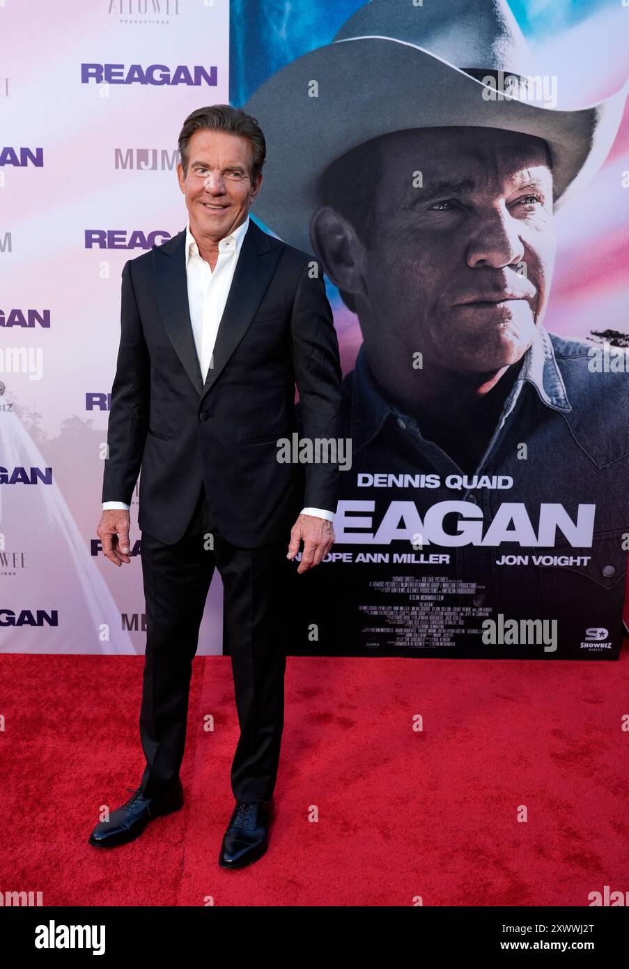 Dennis Quaid poses at the premiere of the film "Reagan" at the TCL ...