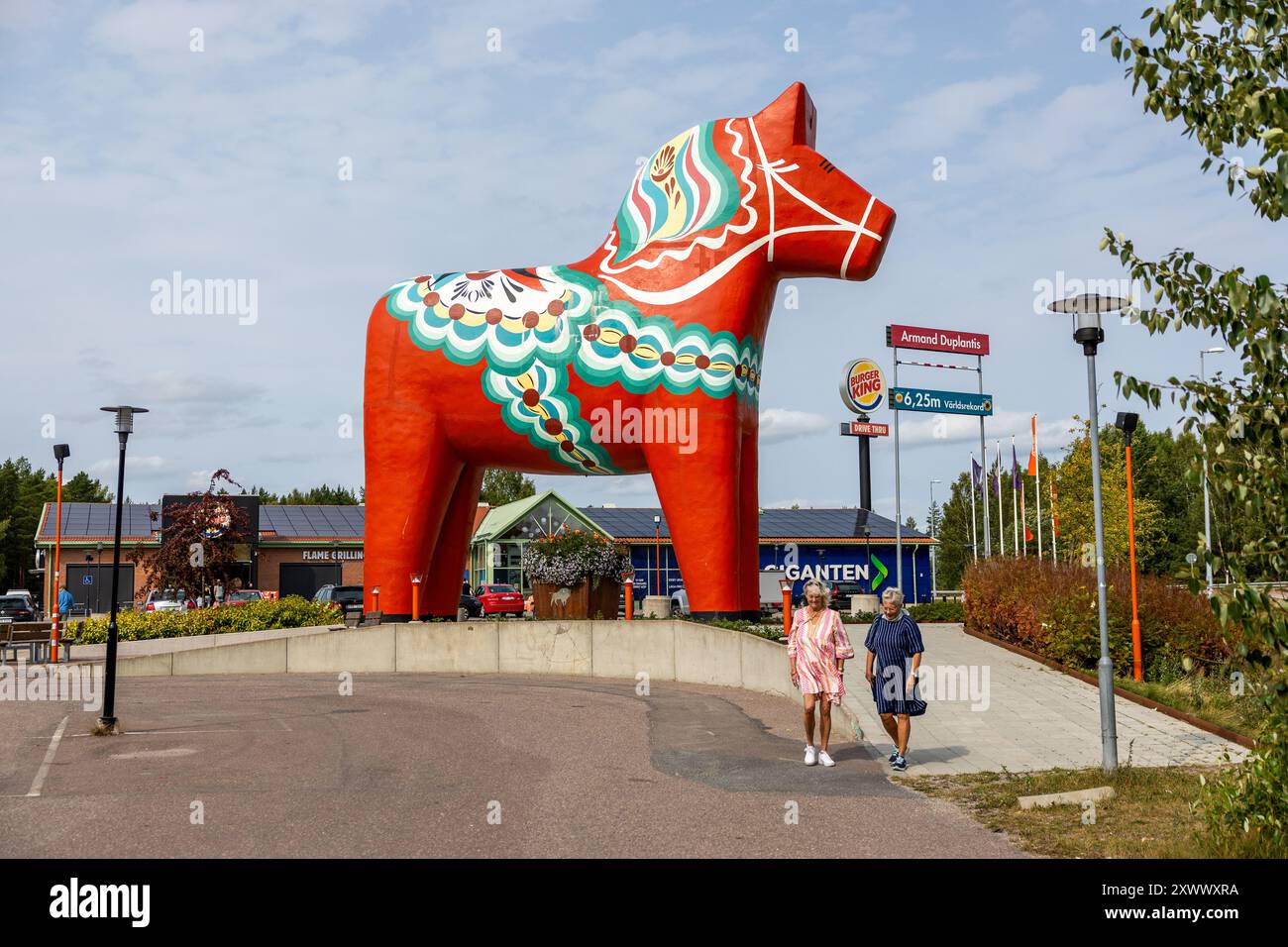 The world's largest Dalecarlian horse, made of concrete and located in ...