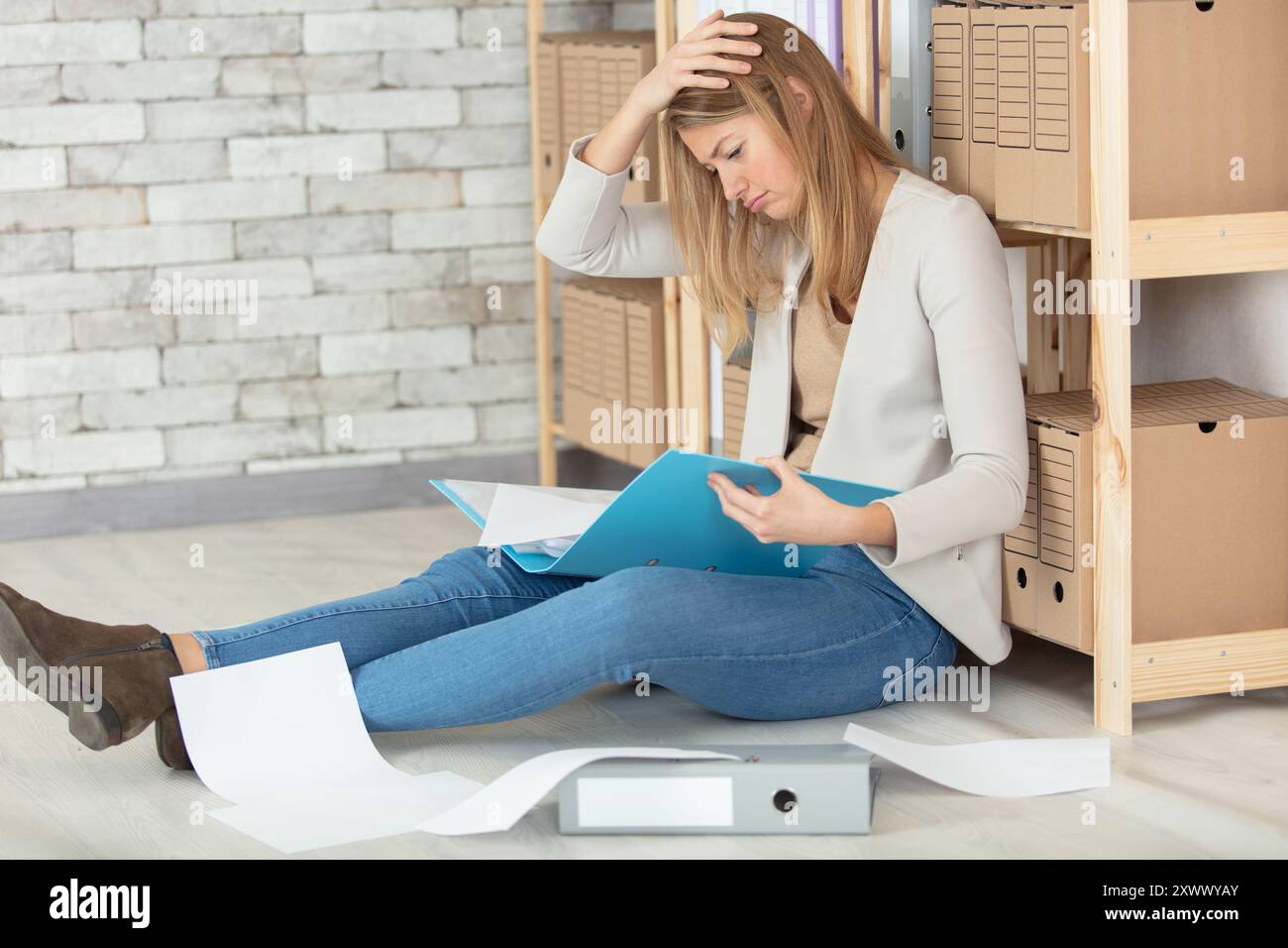 Office worker surrounded files hi-res stock photography and images - Alamy