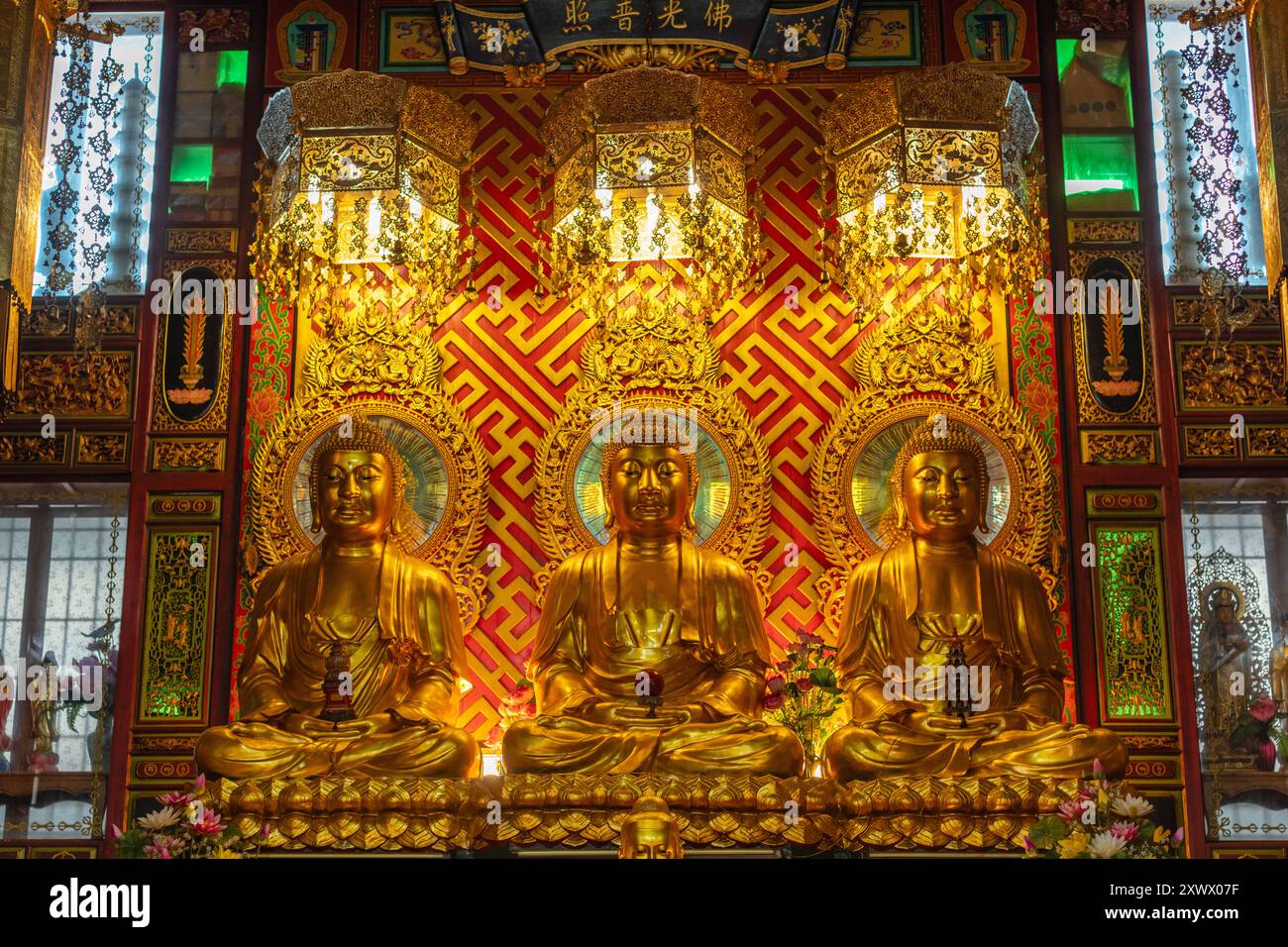 Trikaya at Buddha Wat Dibayavari Vihara (Kham Low Yi or Green Dragon ...