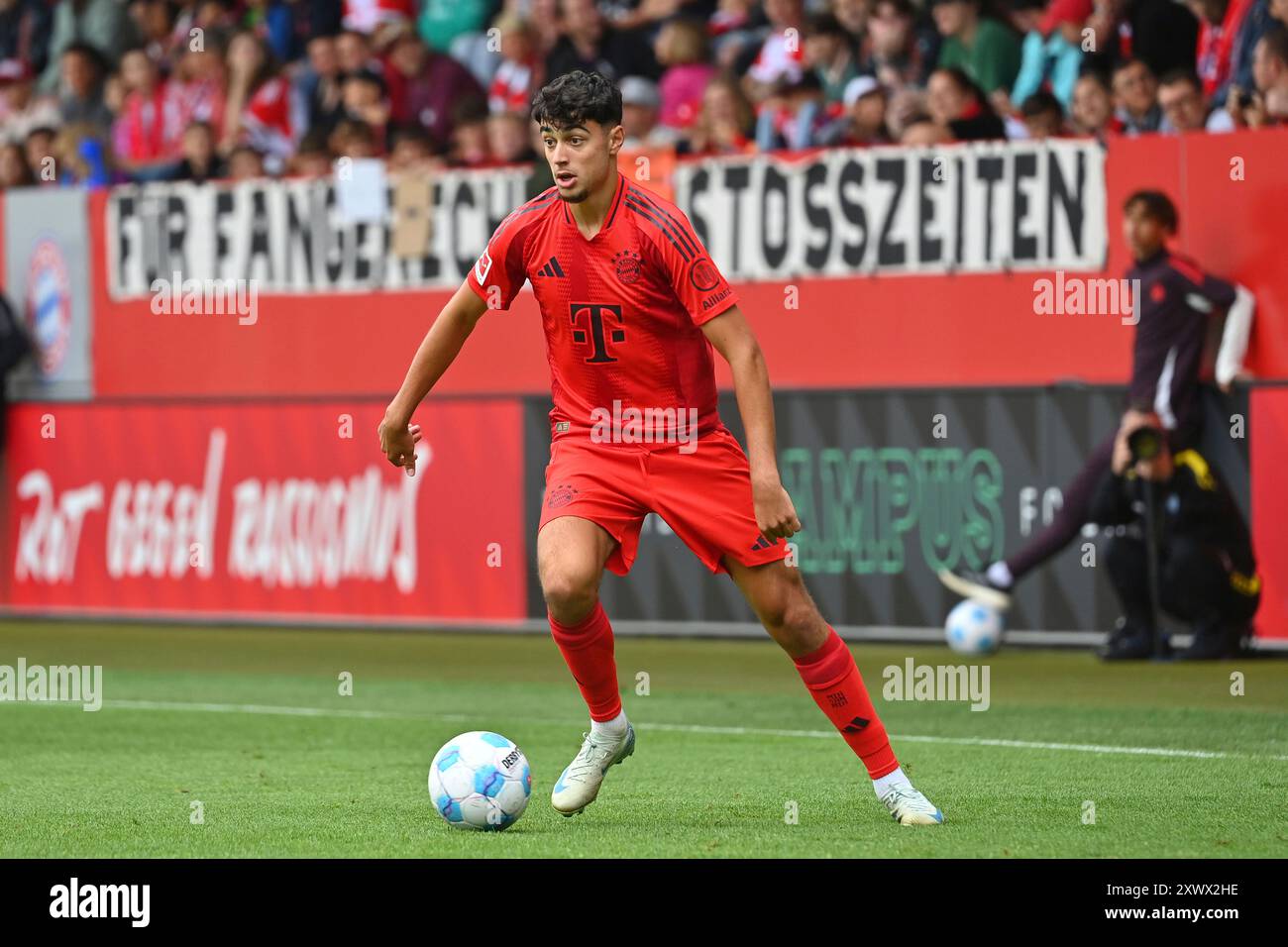 Munich, Deutschland. 20th Aug, 2024. Aleksandar PAVLOVIC (FC Bayern ...