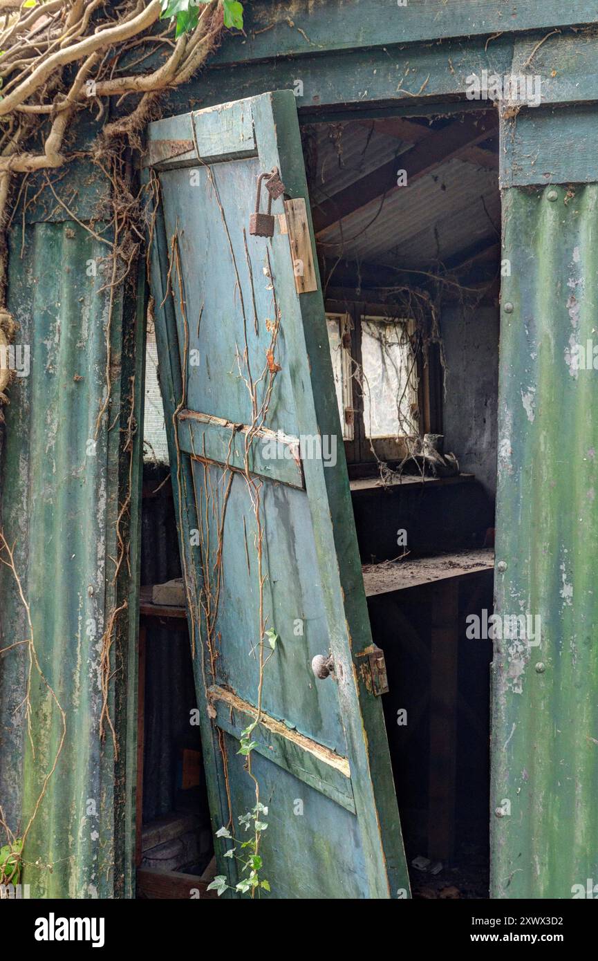 Broken open door lock hi-res stock photography and images - Alamy