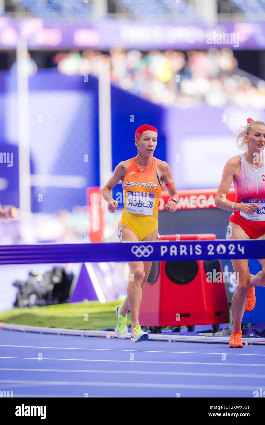 Carolina Robles participating in the 3000m Steeplechase at the Paris 2024 Olympic Games Stock ...