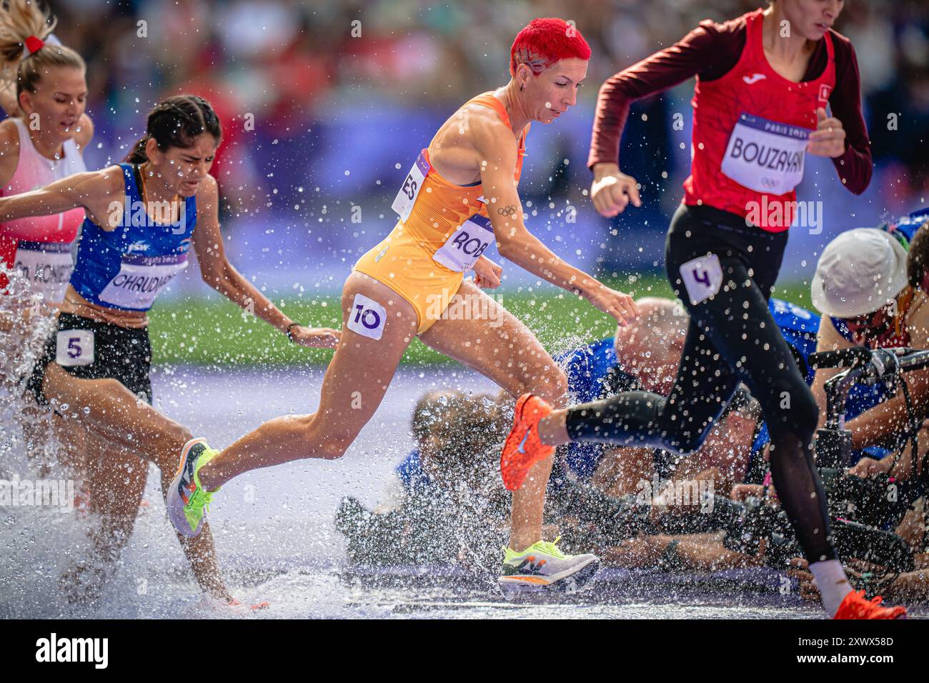 Carolina Robles participating in the 3000m Steeplechase at the Paris ...