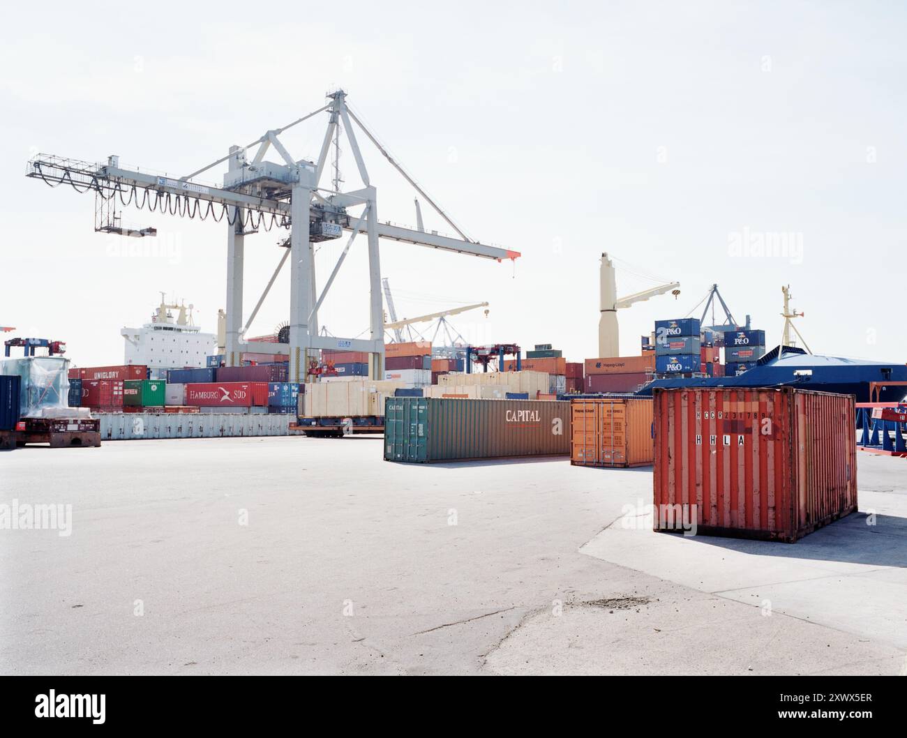 Global containers terminal hi-res stock photography and images - Alamy