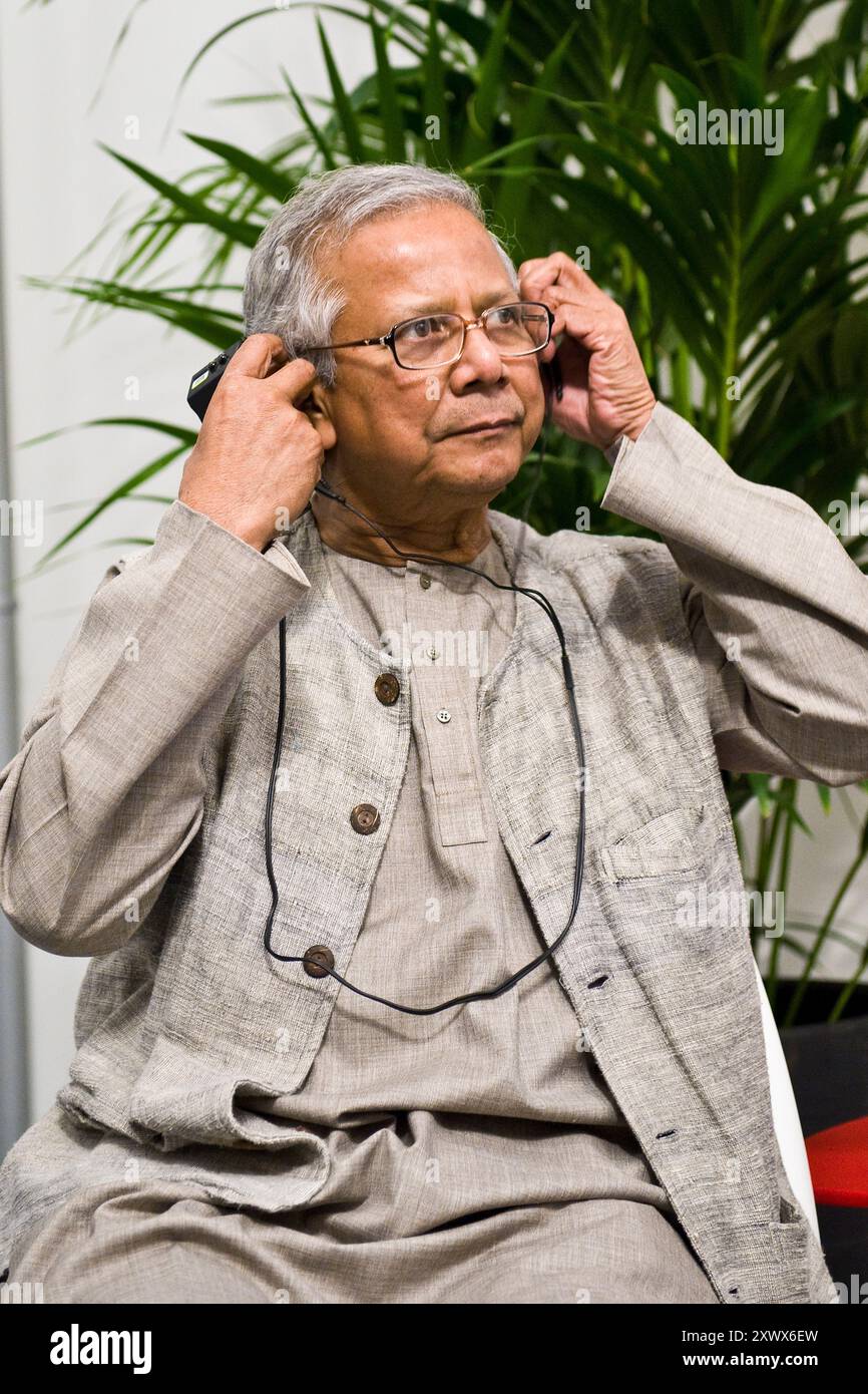 Nobel Peace Prize, Muhammad Yunus Stock Photo - Alamy