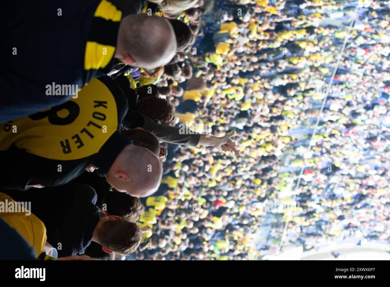 Rivals fans hi-res stock photography and images - Alamy