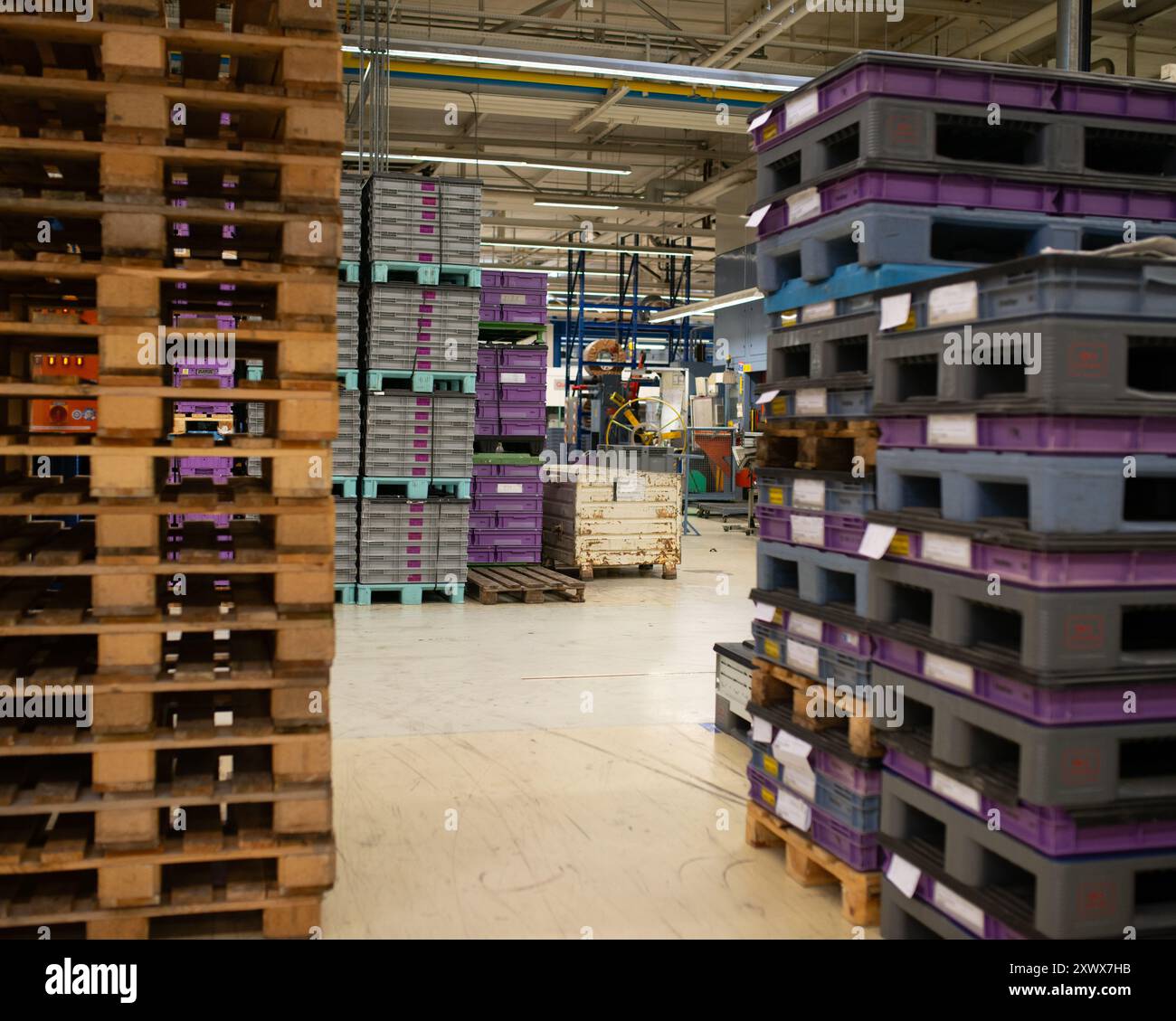 Warehouse environment featuring hi-res stock photography and images - Alamy