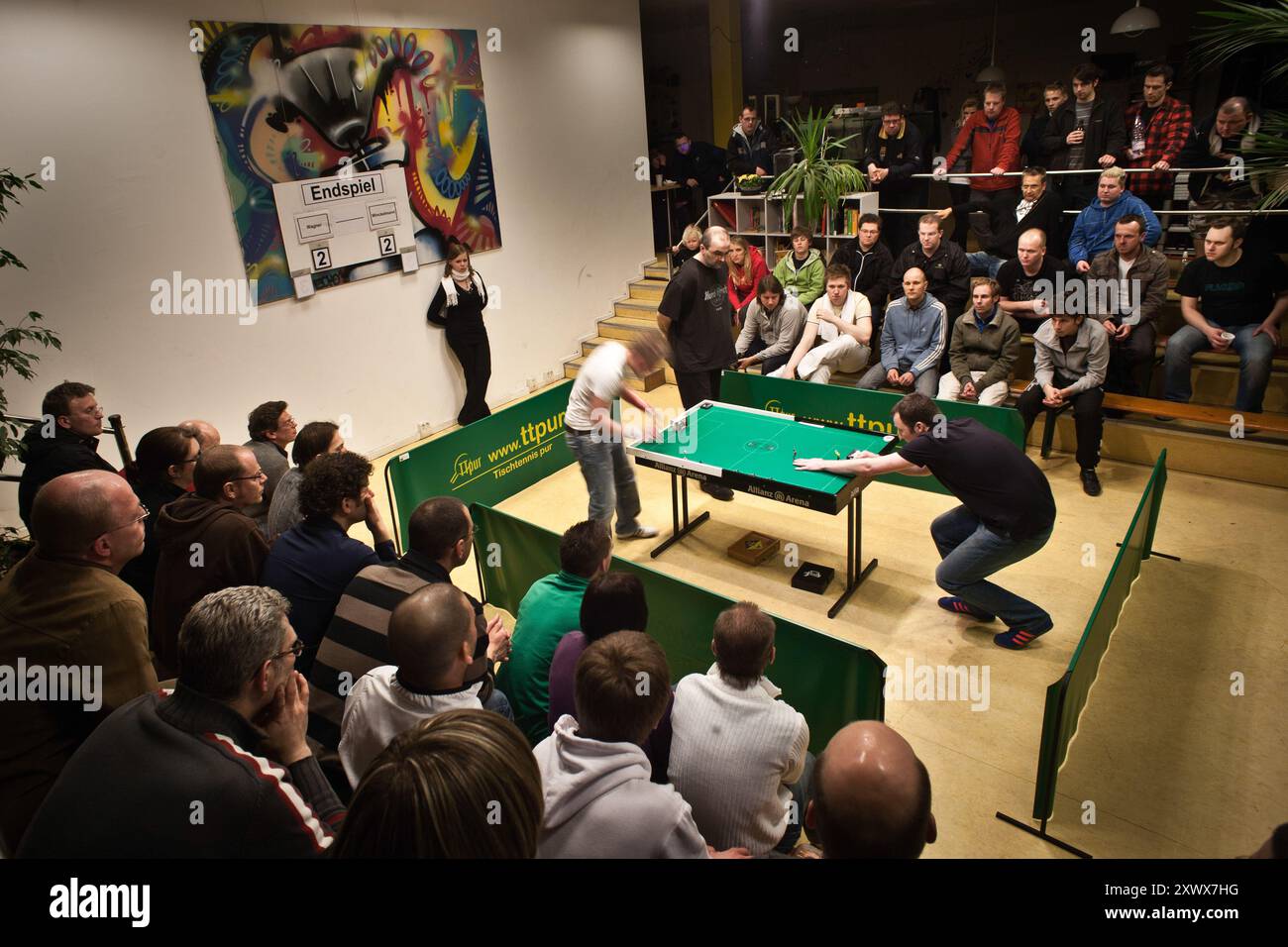 Crowd watching the final match of the 20th East German Sectional Table ...