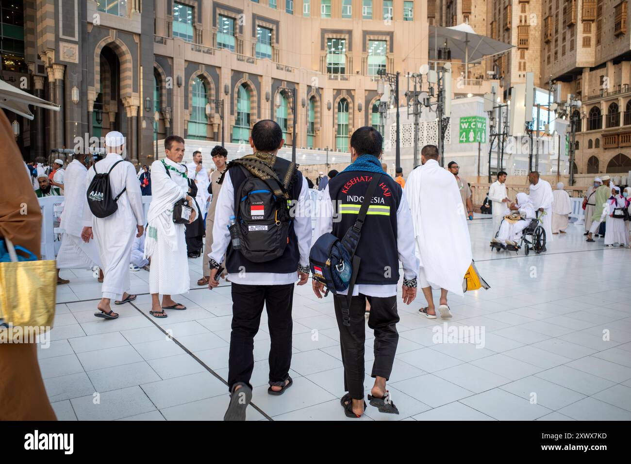 Mecca, Saudi Arabia - June 5, 2024: Petugas Haji Indonesia, Indonesian Hajj Officers walking ...