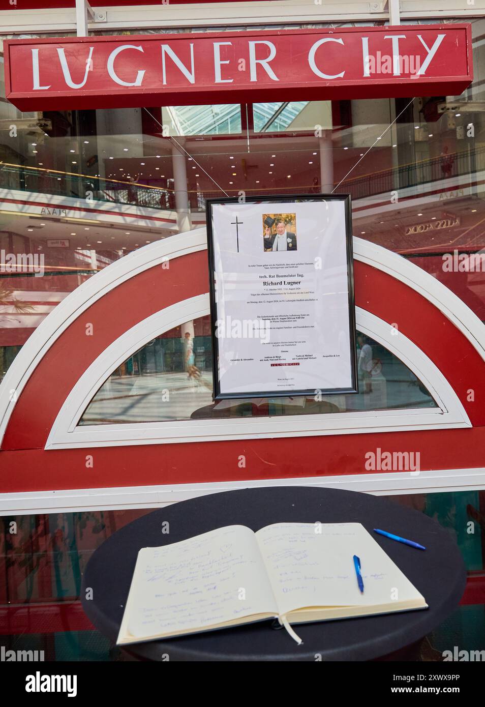 The commemoration of the late master builder Richard Lugner in Lugner ...