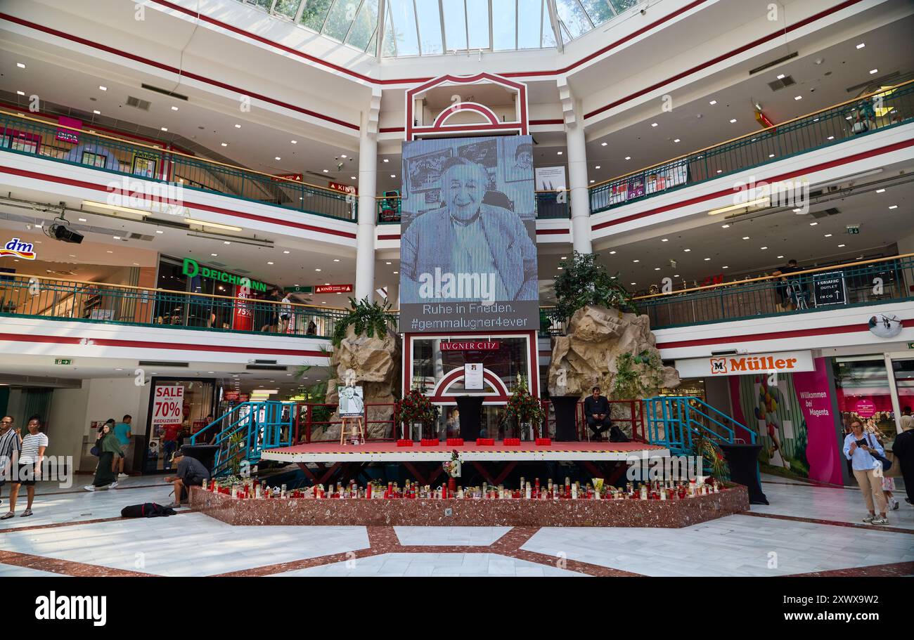 The commemoration of the late master builder Richard Lugner in Lugner ...