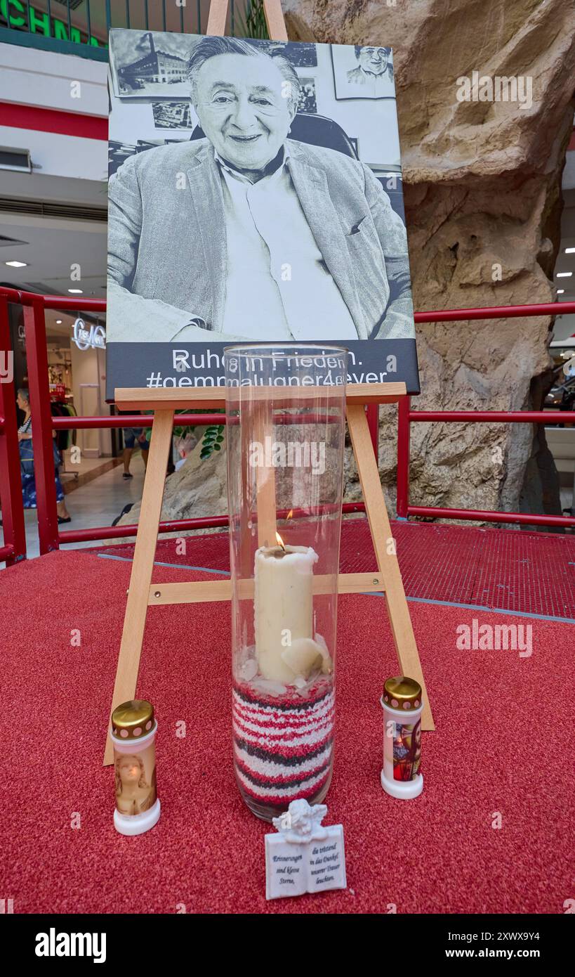 The commemoration of the late master builder Richard Lugner in Lugner ...