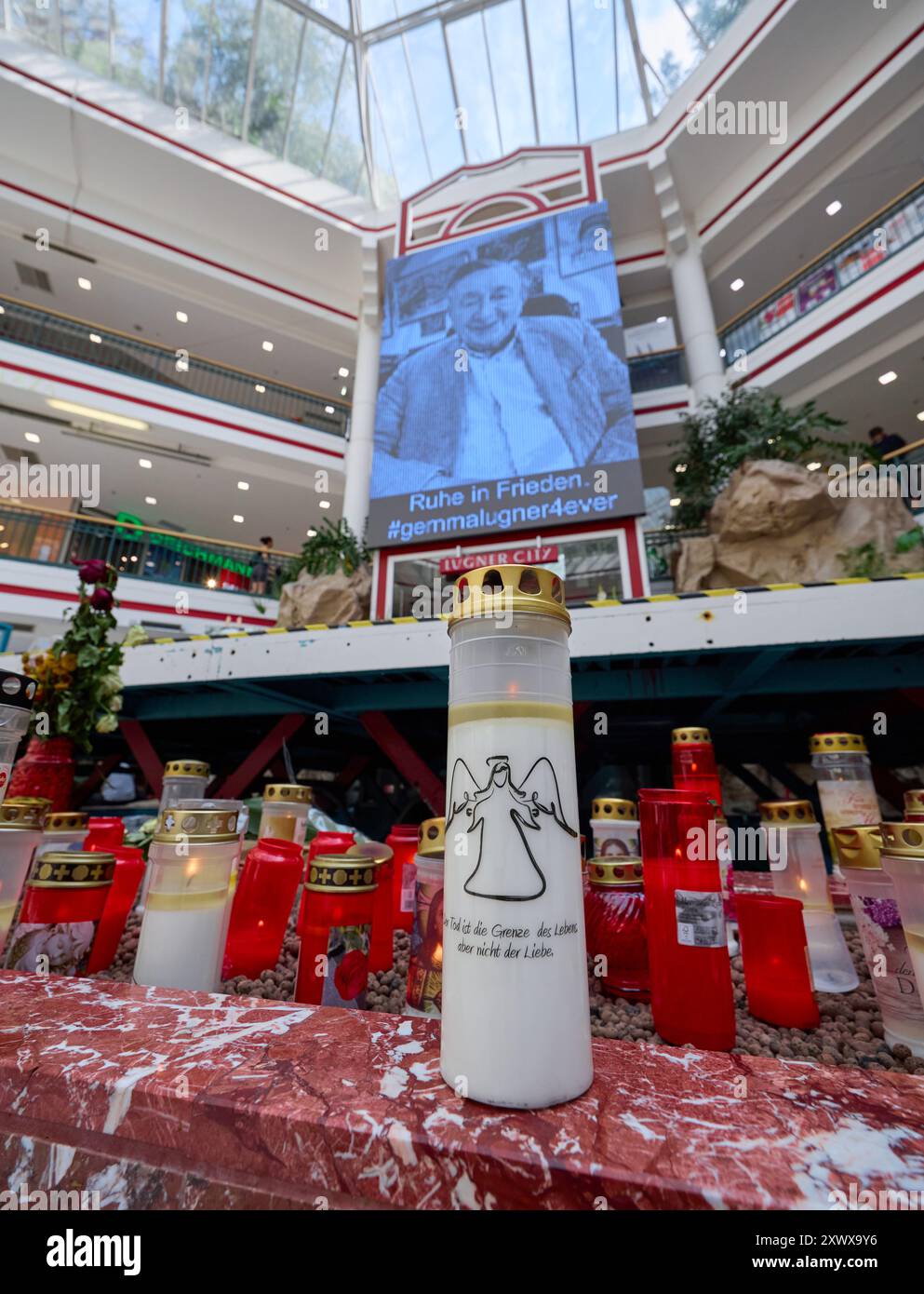 The commemoration of the late master builder Richard Lugner in Lugner ...