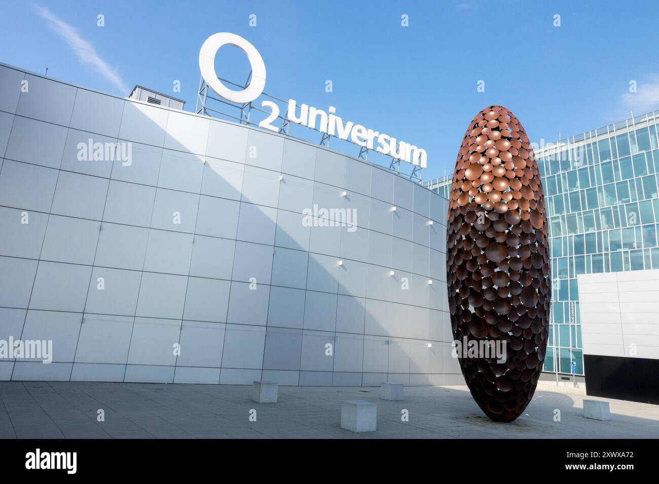 O2 universum hi-res stock photography and images - Alamy