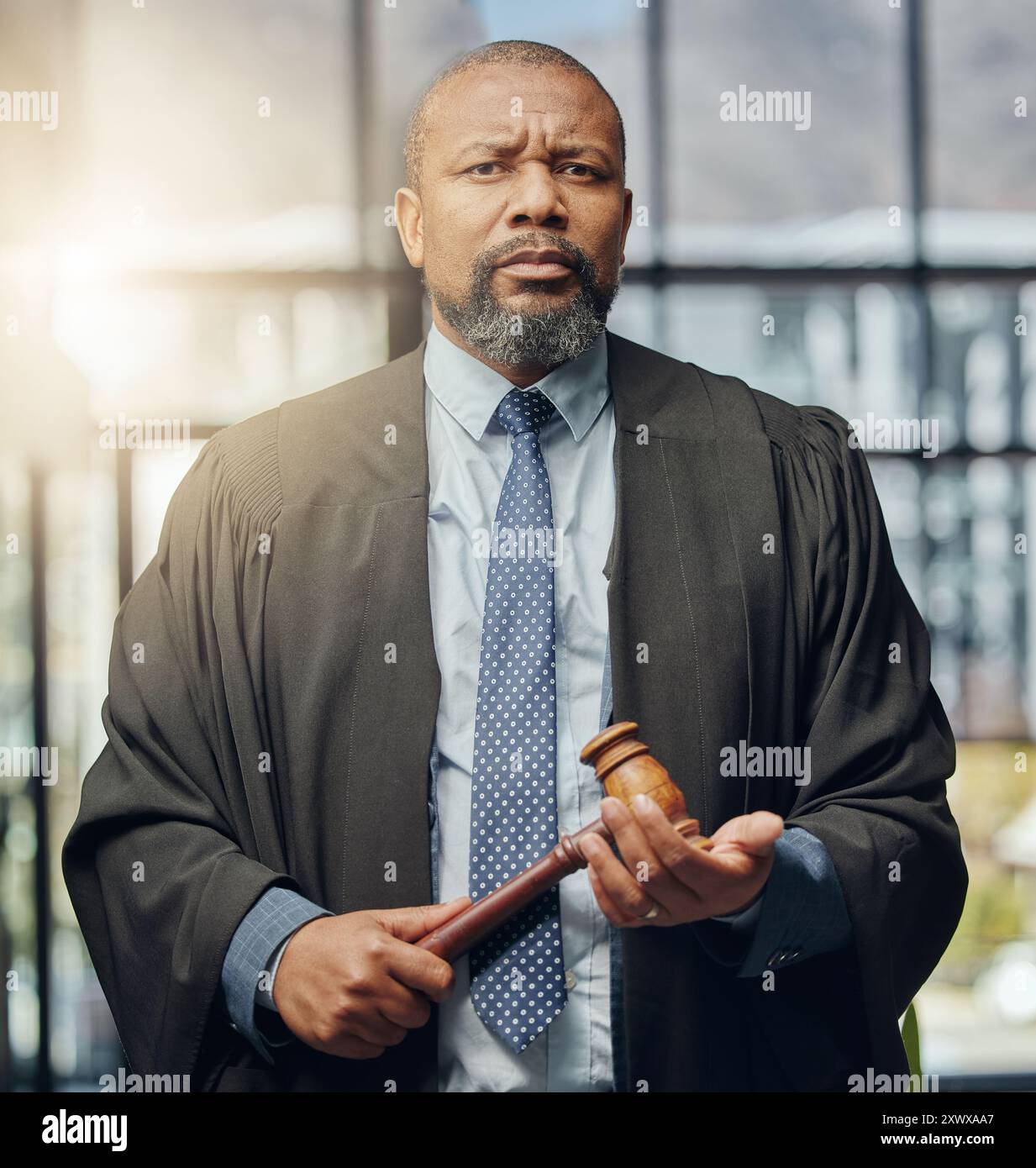 Black male judge hi-res stock photography and images - Alamy