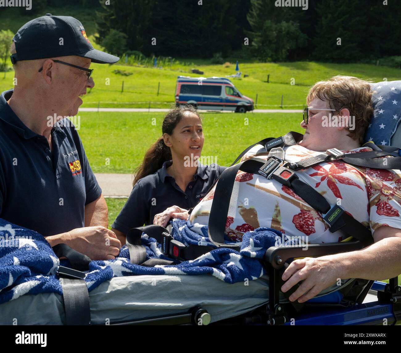 PRODUCTION - 20 August 2024, Bavaria, Oberstdorf: Norbert Rzadki (l ...