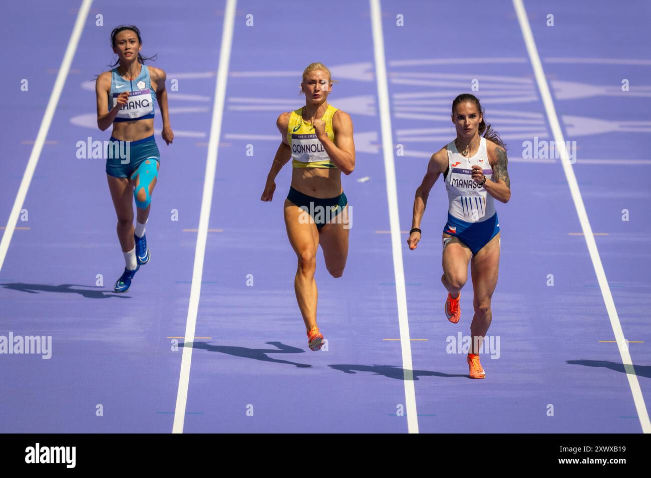 Ella Connolly participating in the 200 meters at the Paris 2024 Olympic ...